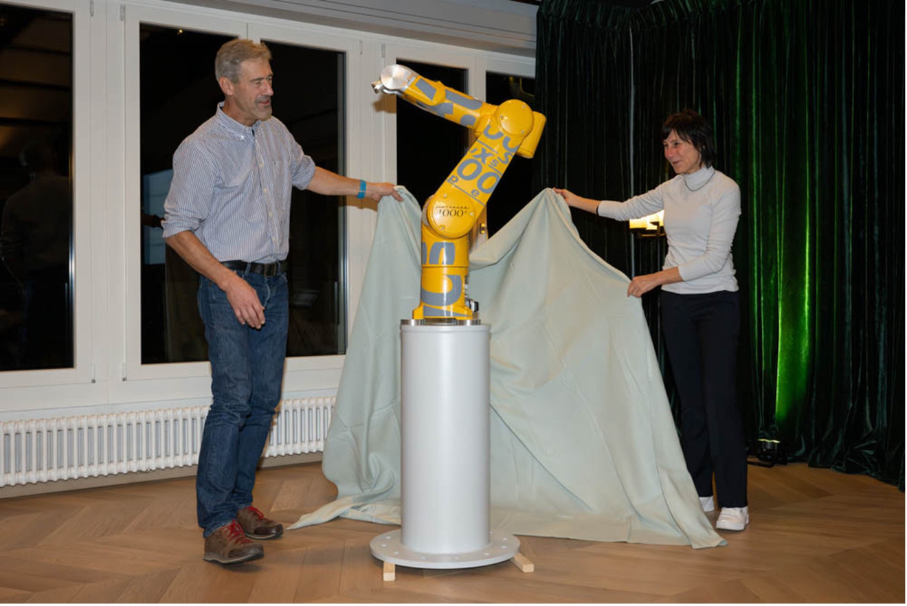 Celebration of 1000 DASY Robots Sold » SPEAG, Schmid & Partner ...